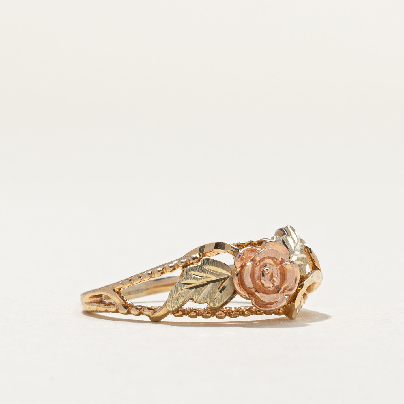 Vintage 10K Two Tone Gold Floral Design Ring | SZ 7.25
