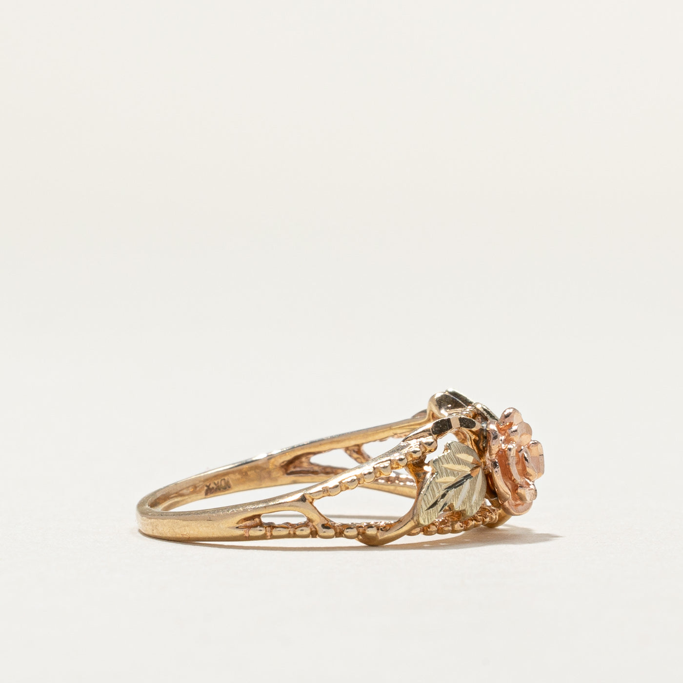 Vintage 10K Two Tone Gold Floral Design Ring | SZ 7.25