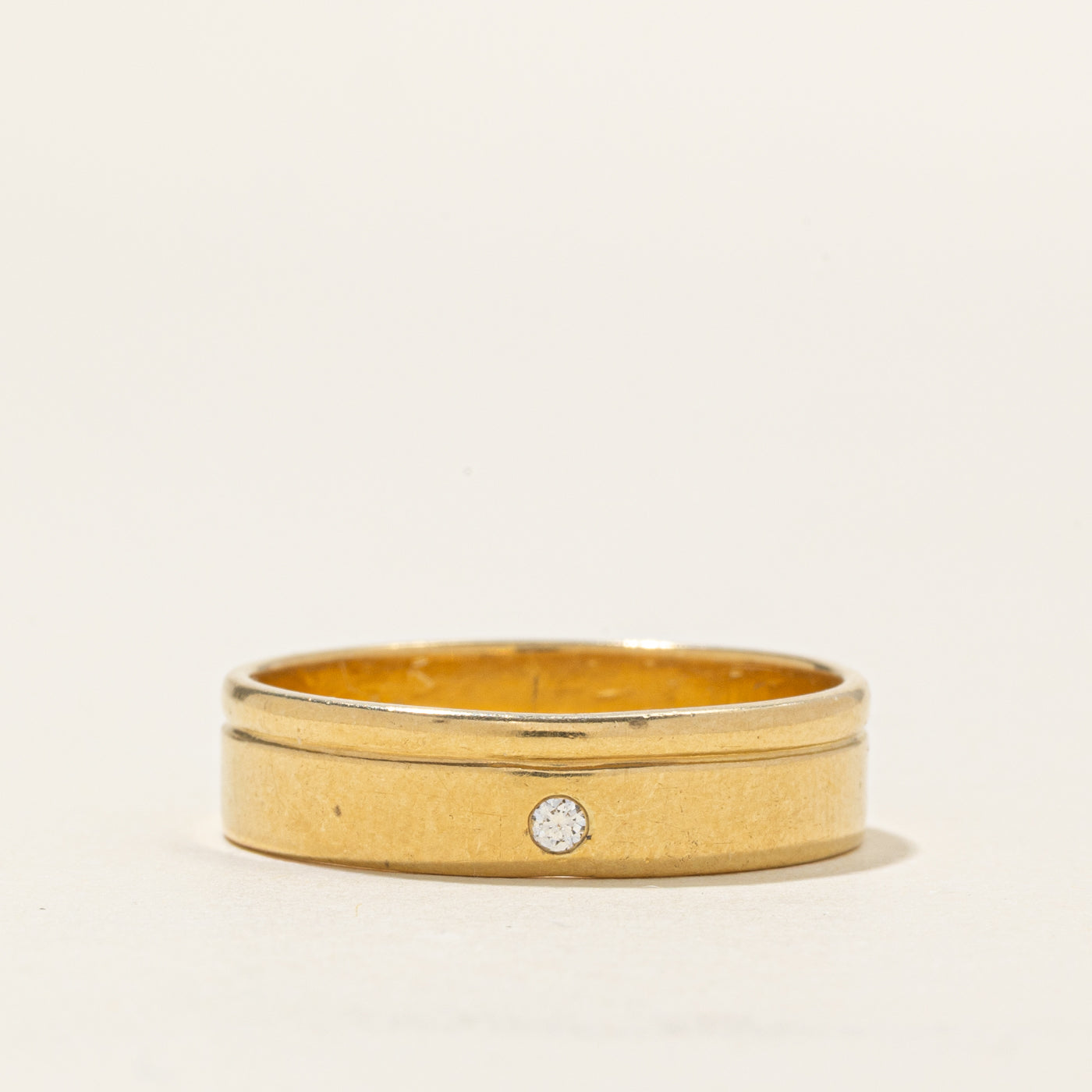 18k Flush Set Diamond Grooved Band | SZ 11.5