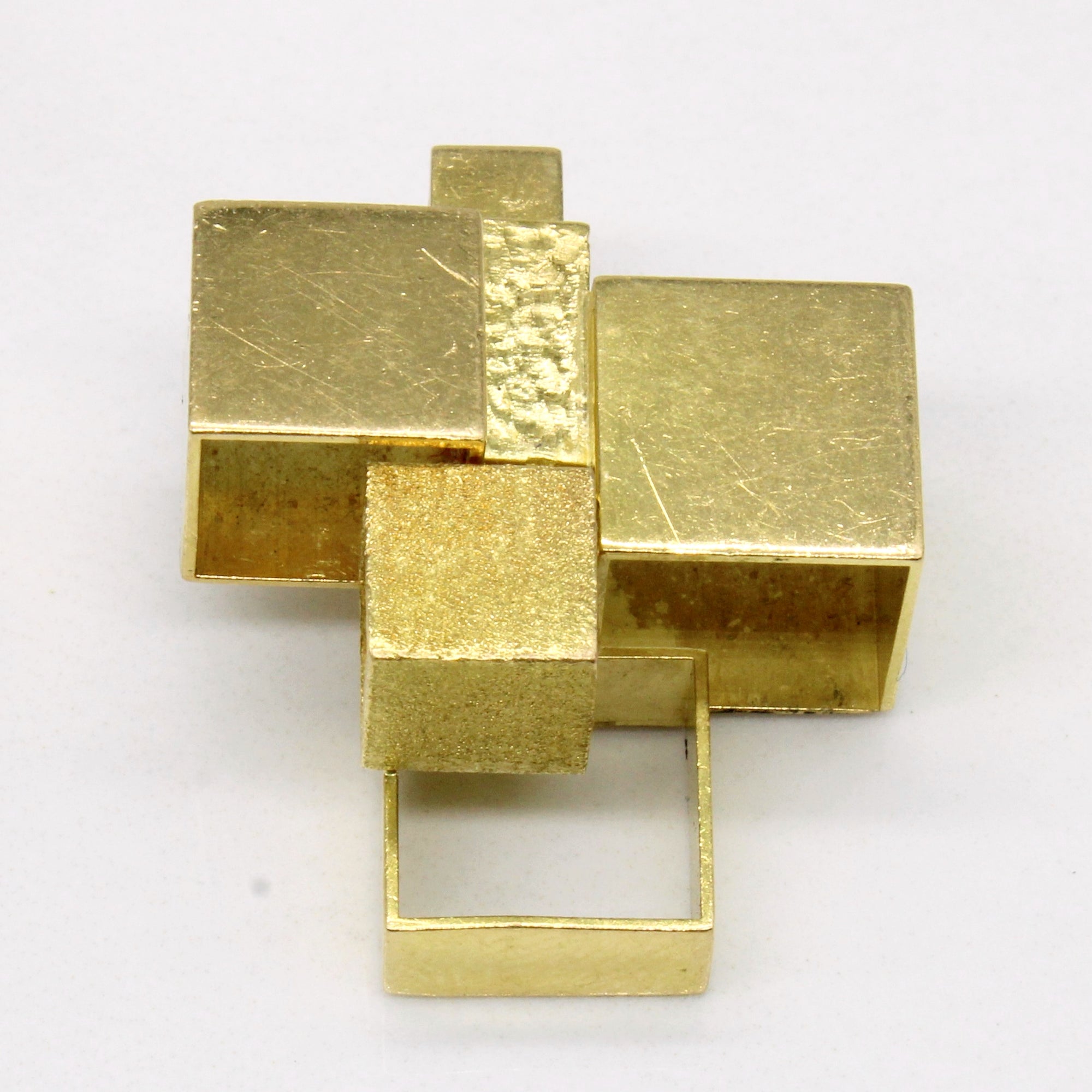'Cavelti' 18k Gold Cube Pendant | – 100 Ways