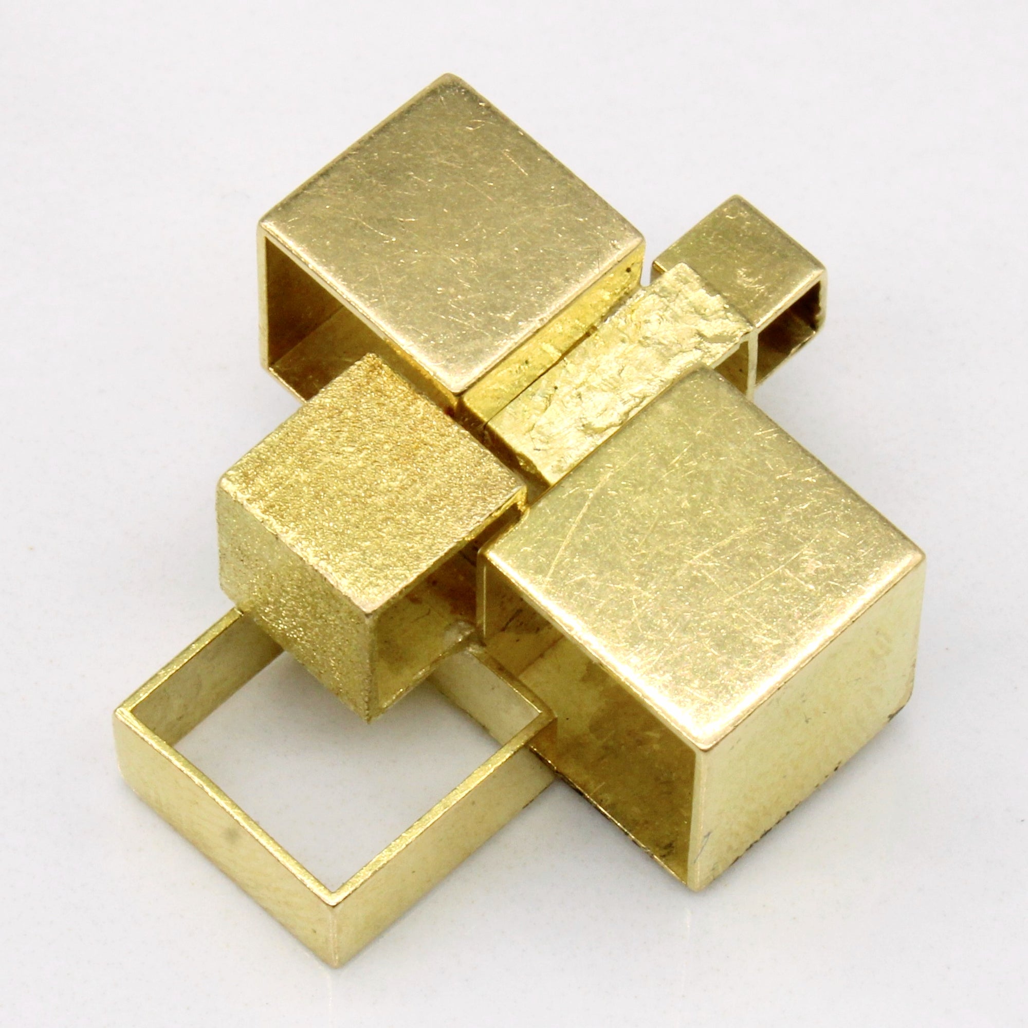 'Cavelti' 18k Gold Cube Pendant | – 100 Ways
