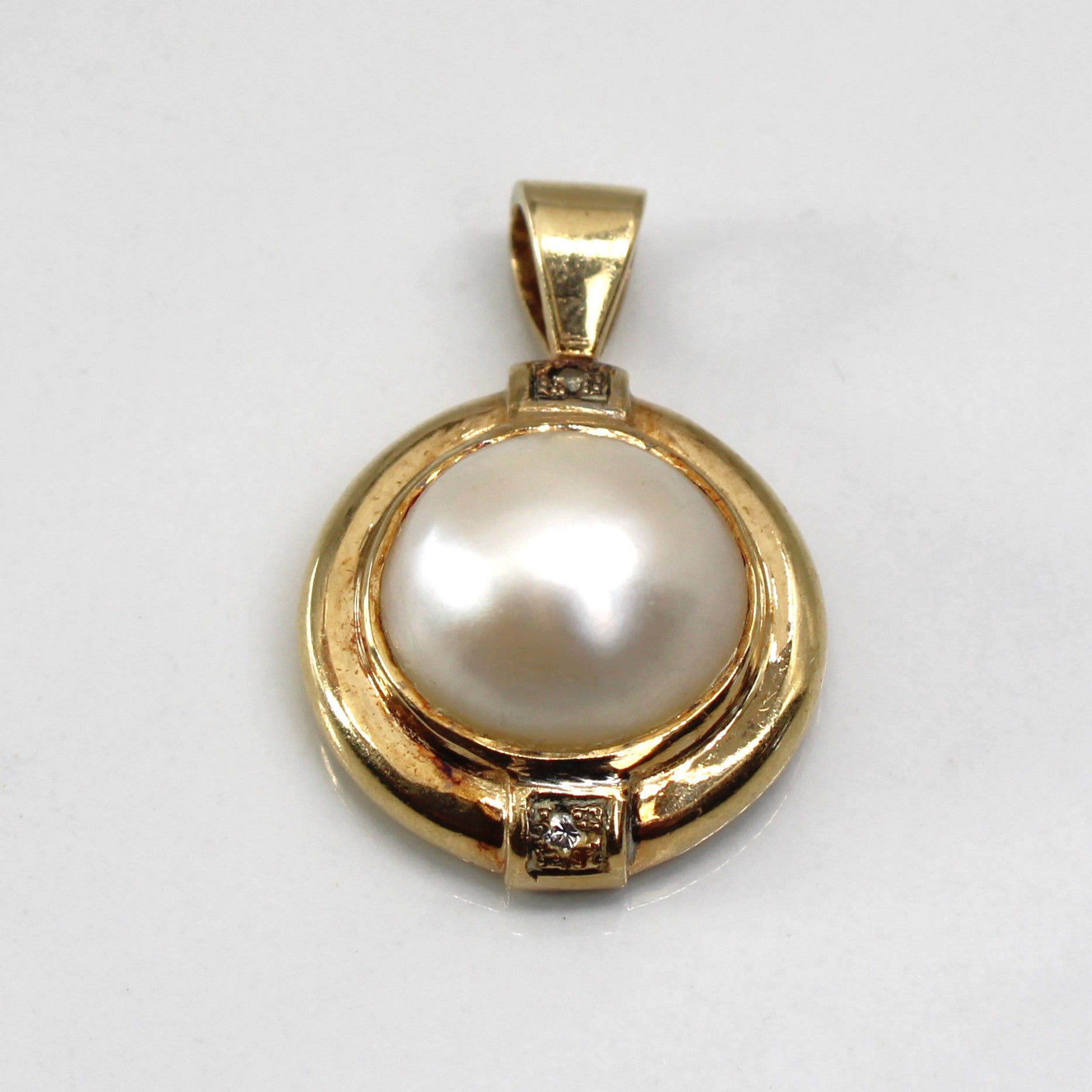 Bezel Set Pearl Pendant | 0.03ctw