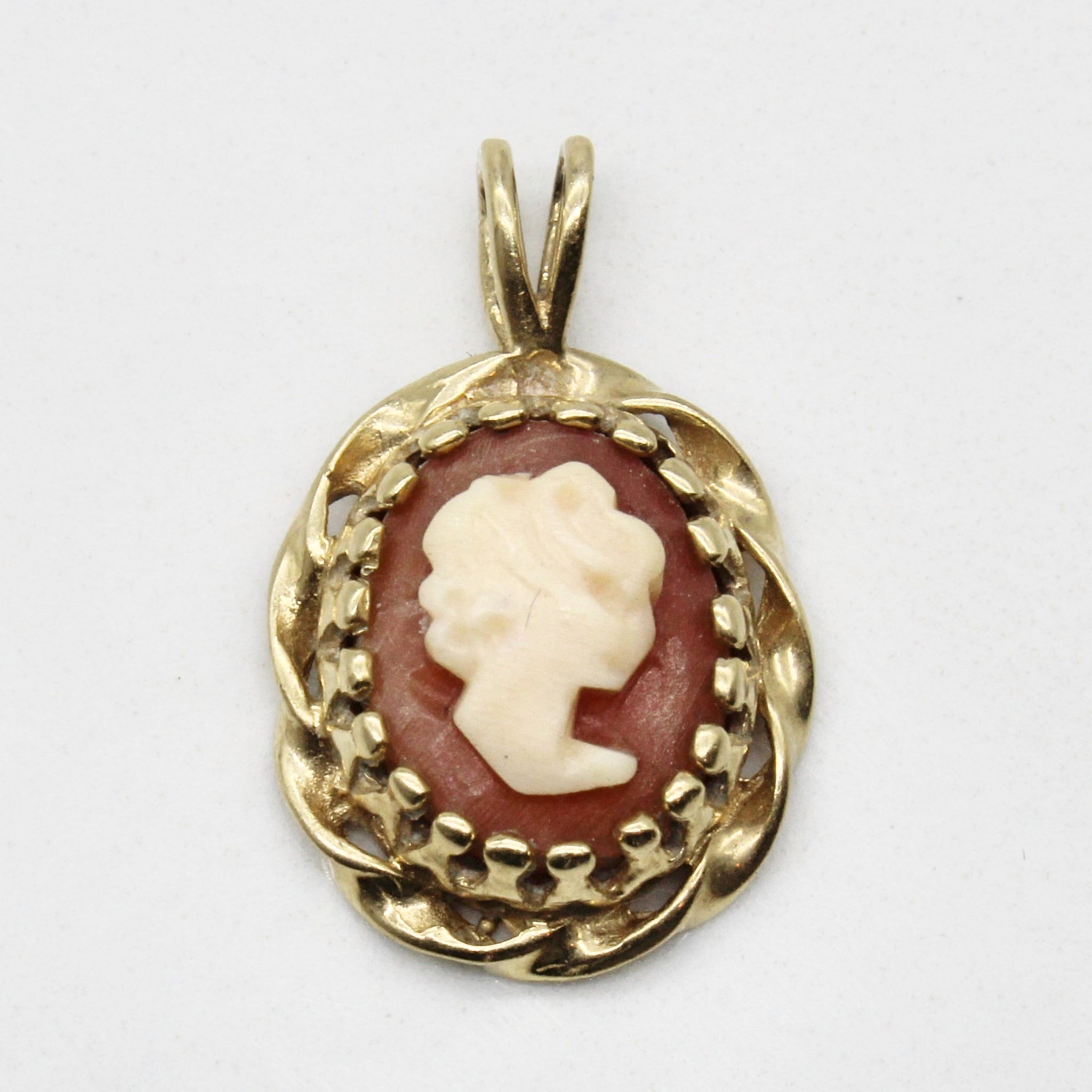 Sea Shell Cameo Pendant | 1.50ct